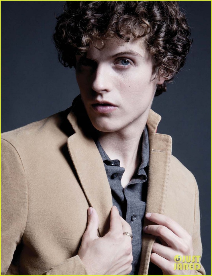 Daniel Sharman image