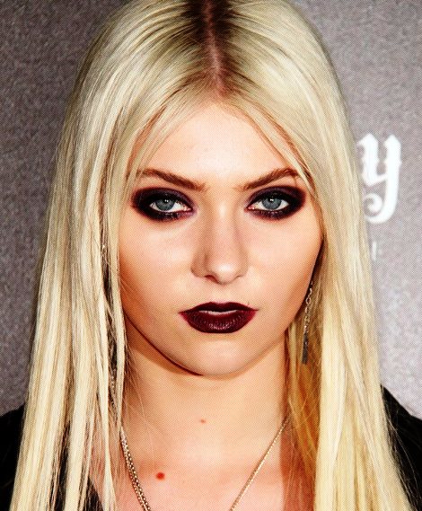 Picture of Taylor Momsen