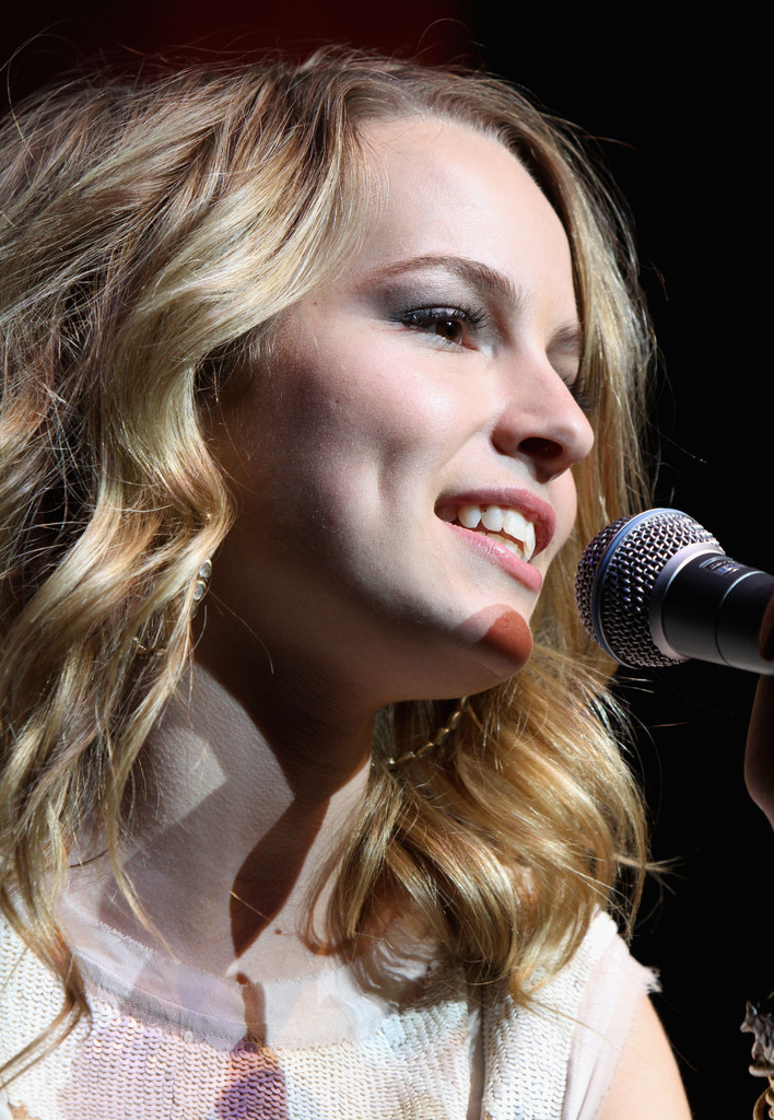 Picture of Bridgit Mendler