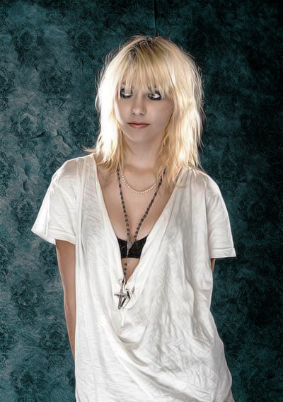Picture of Taylor Momsen