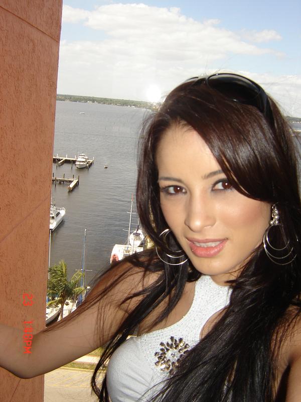 Cynthia Rodríguez picture