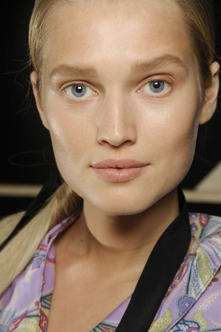Picture of Toni Garrn