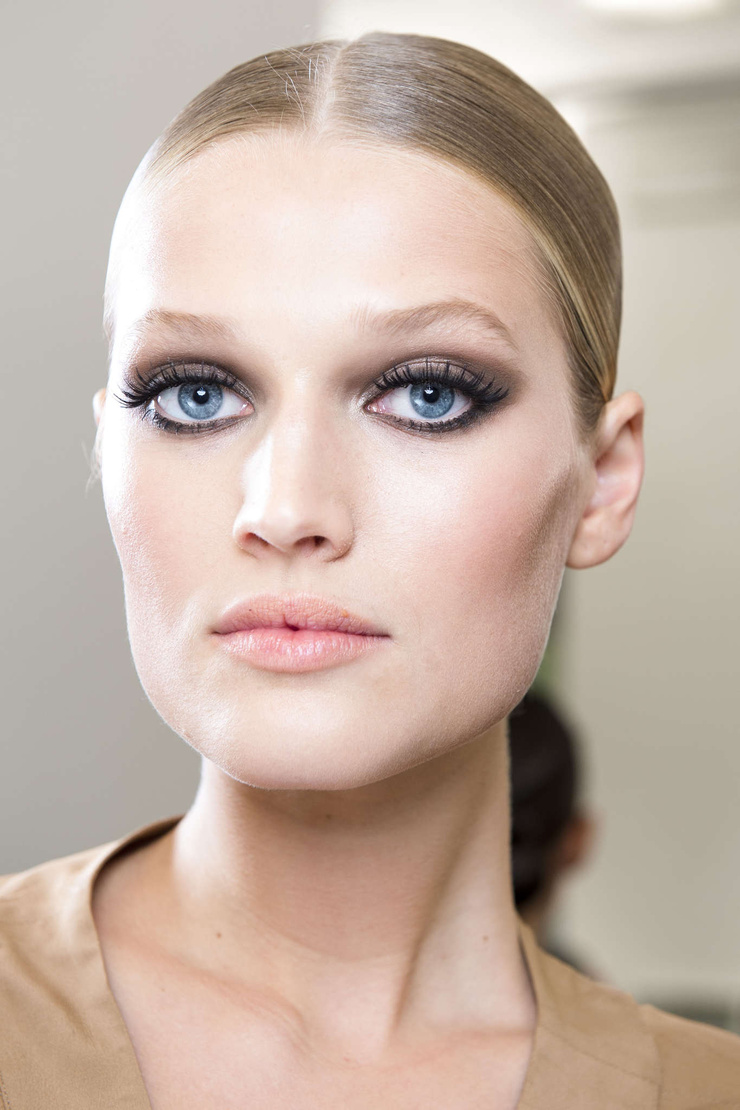 Picture of Toni Garrn