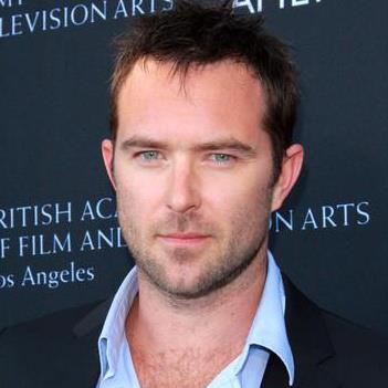 Picture of Sullivan Stapleton