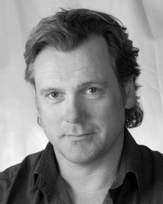 Picture of Erik Thomson