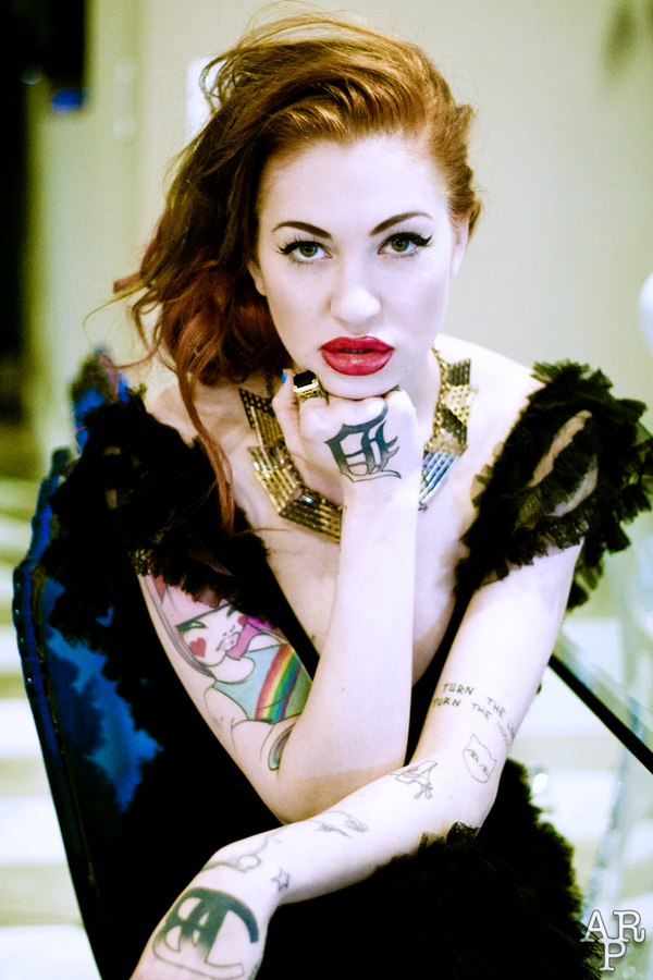 Picture of Porcelain Black