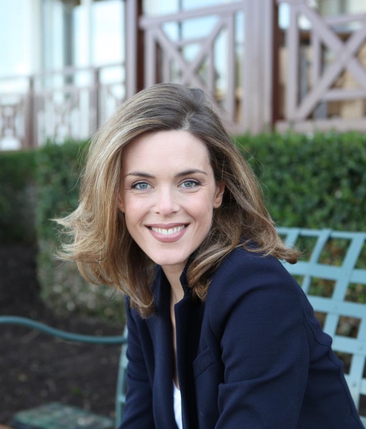 Julie Andrieu picture