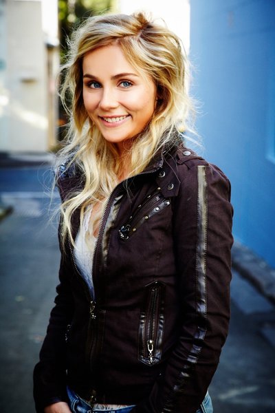 Picture of Clare Bowen