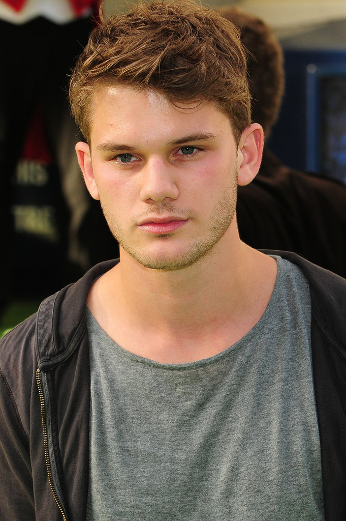 Picture of Jeremy Irvine