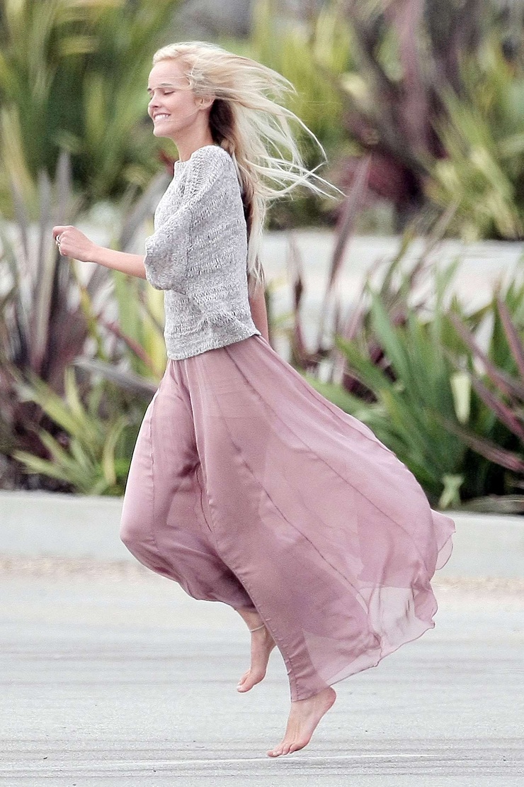 Picture of Isabel Lucas