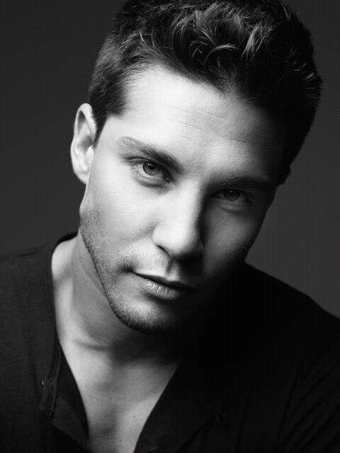 Image of Dean Geyer