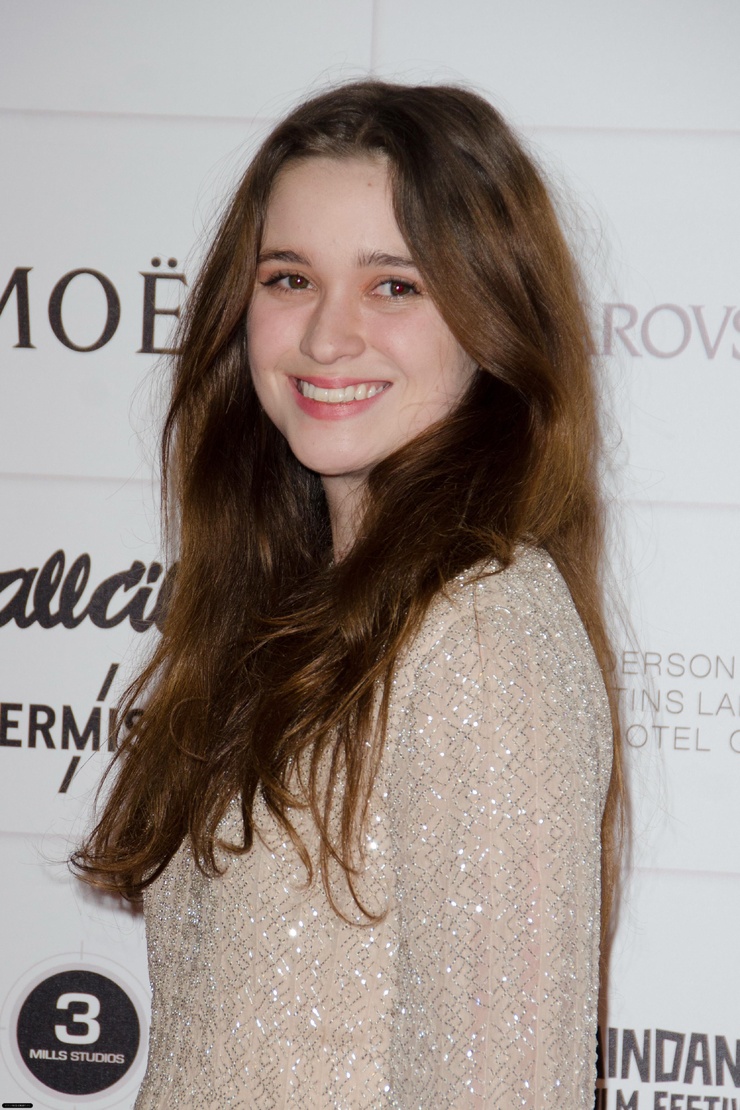 Picture of Alice Englert