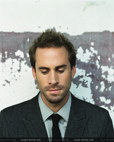 Picture of Joseph Fiennes