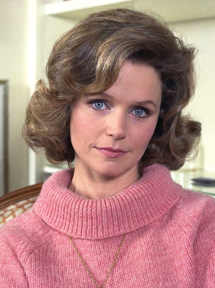 Lee Remick image