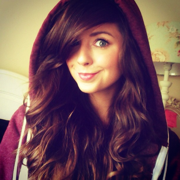 Zoe Sugg image