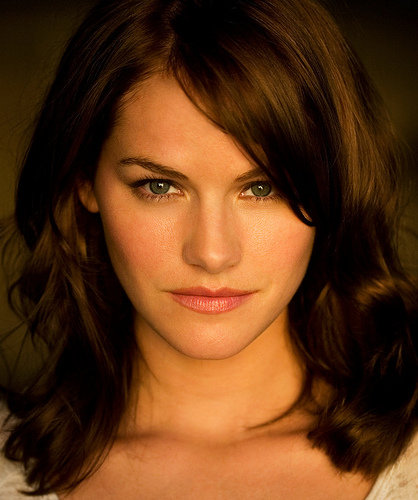 Image of Kelly Overton