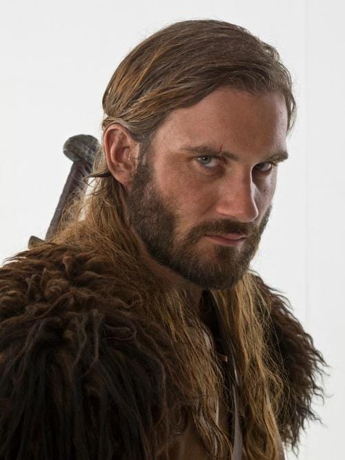 Picture of Clive Standen
