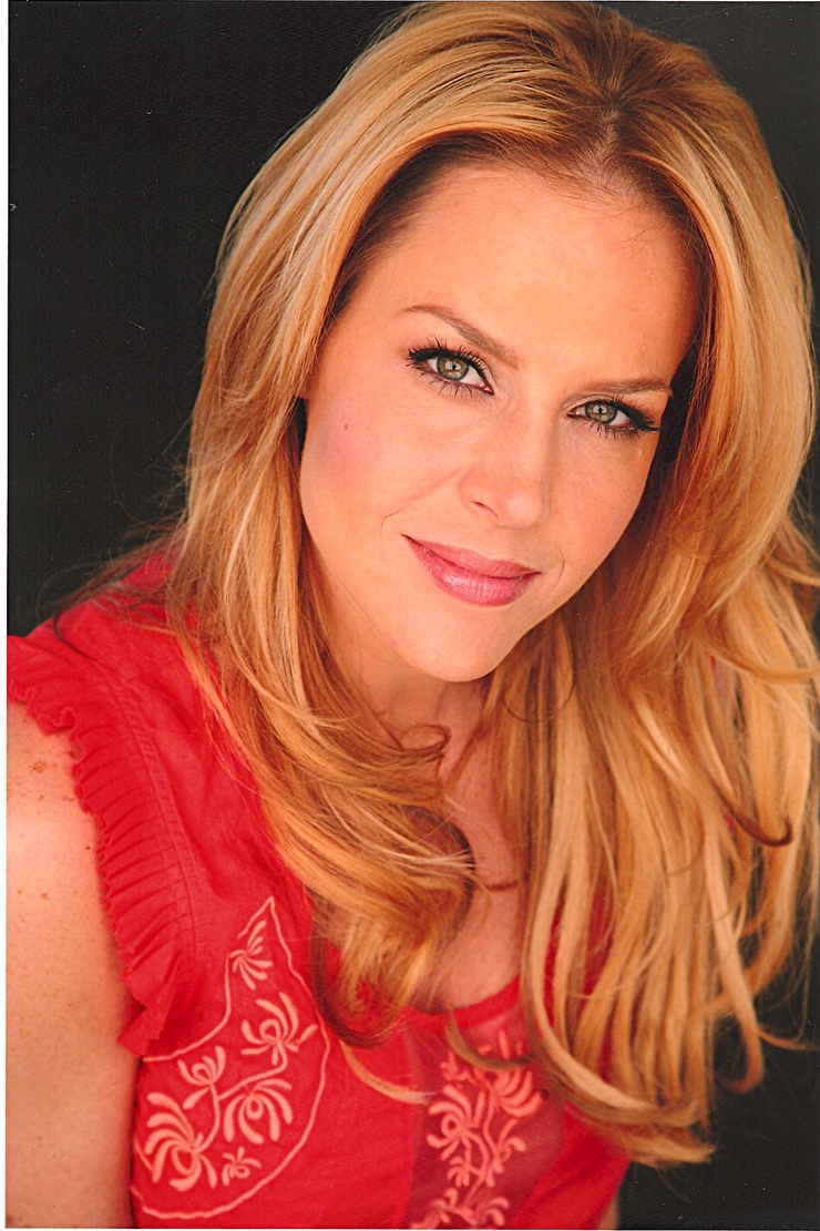 Picture of Julie Benz
