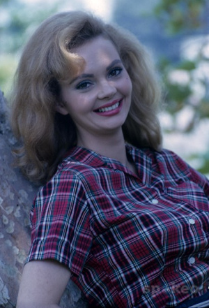 Jeannine Riley picture