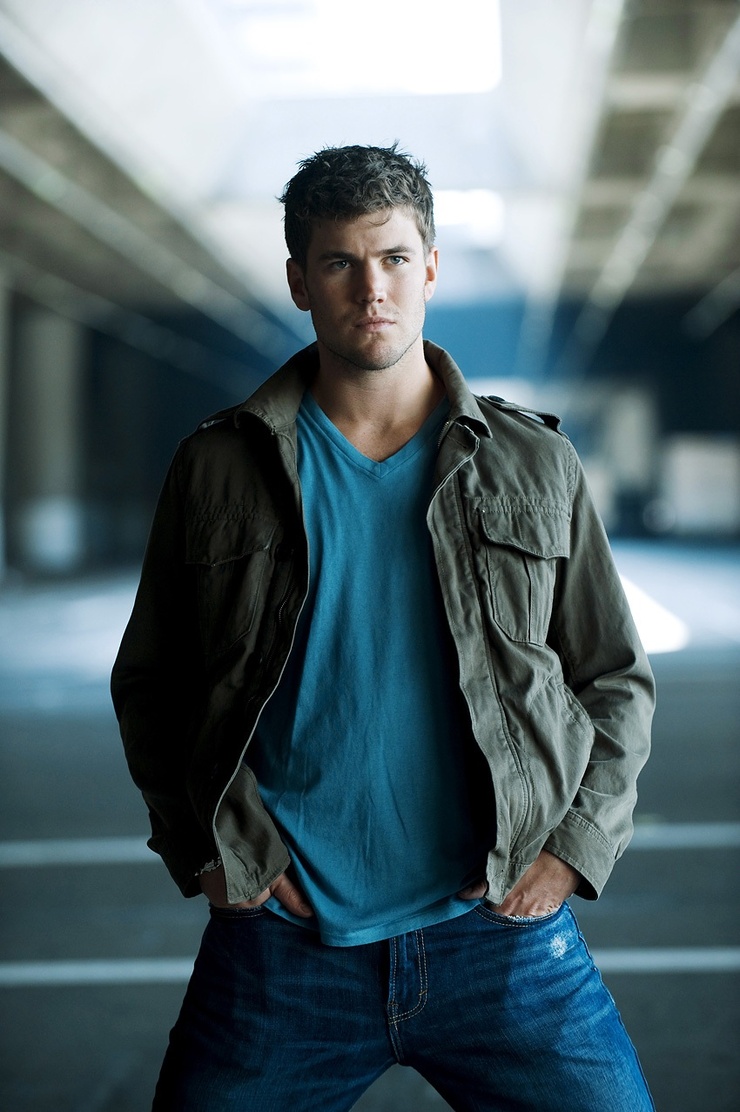 Picture of Austin Stowell