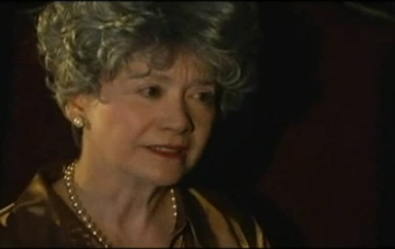 Lesley Staples image