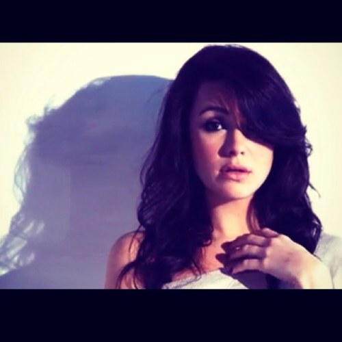 Nikki Borges picture