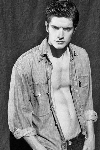 Isaac Farisato picture