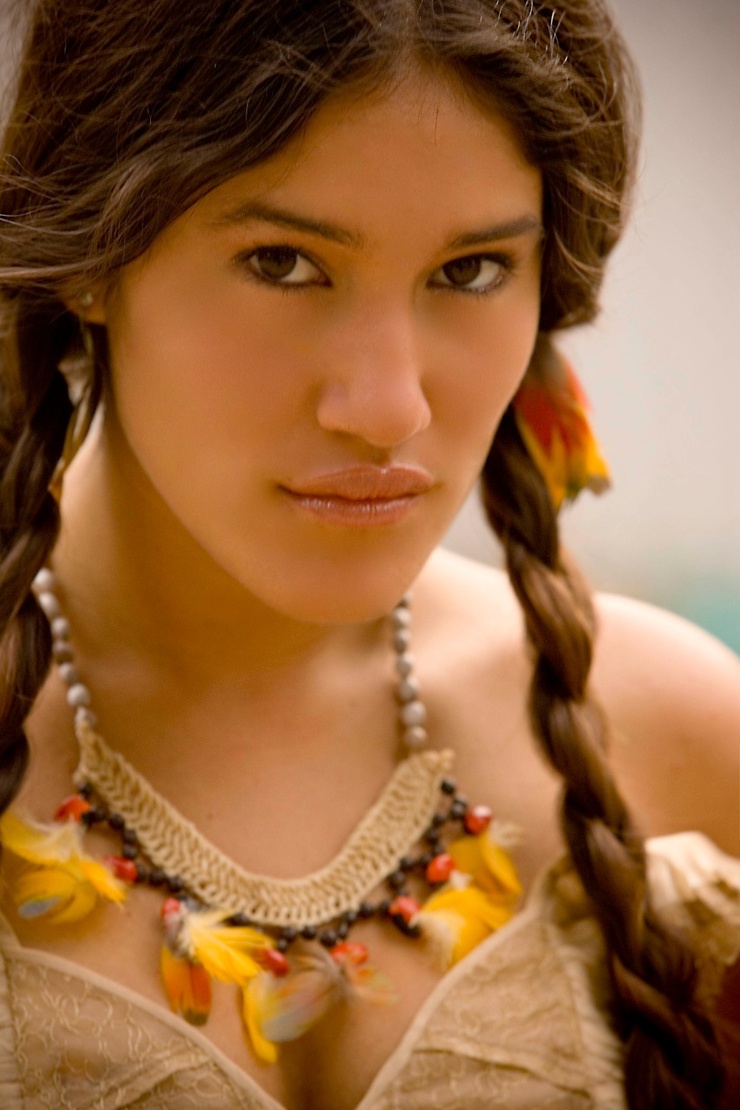 Q Orianka Kilcher Image