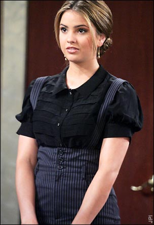 Picture of Shelley Hennig