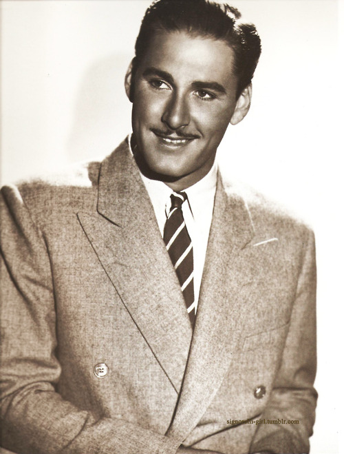 Picture of Errol Flynn
