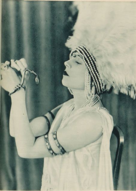 Picture of Dorothy Devore