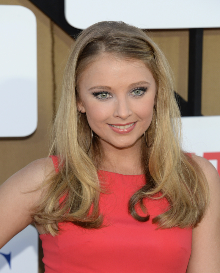 Elisabeth Harnois image