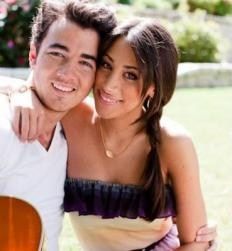 Picture of Danielle Deleasa