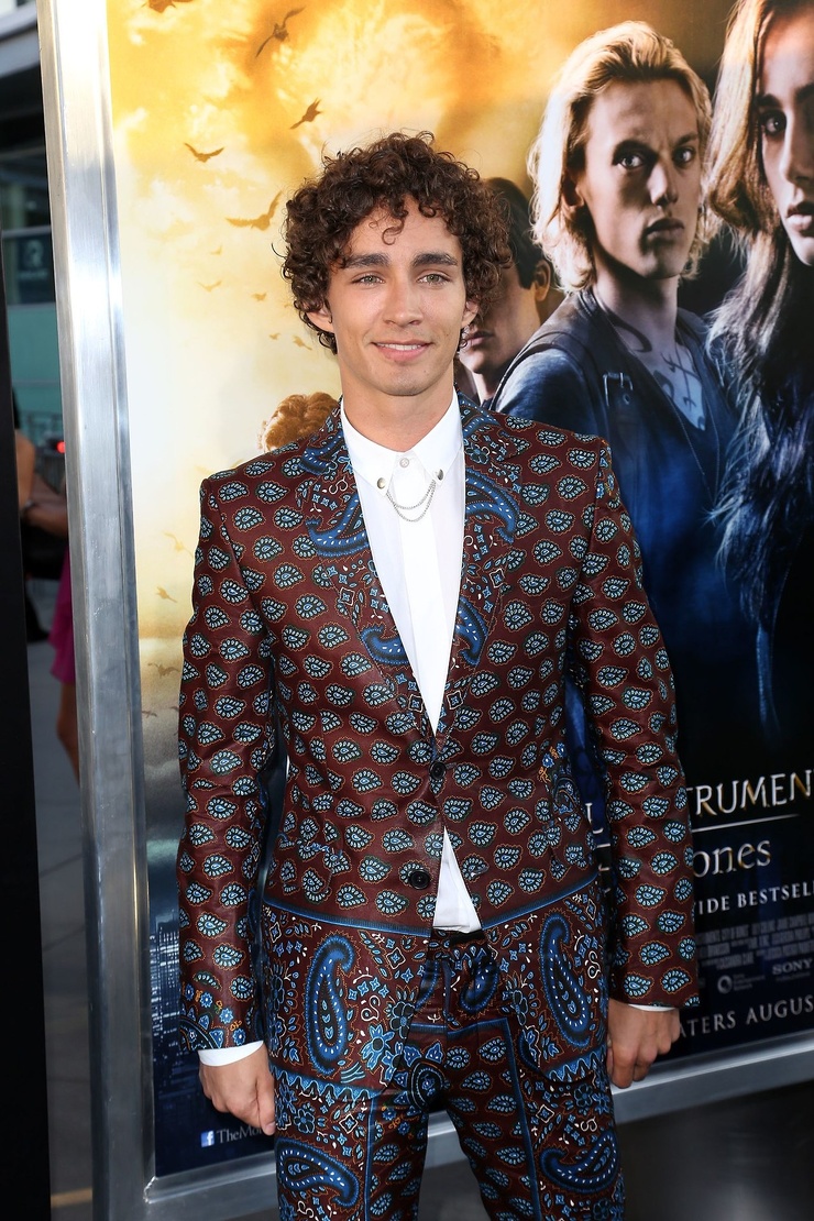 Picture of Robert Sheehan