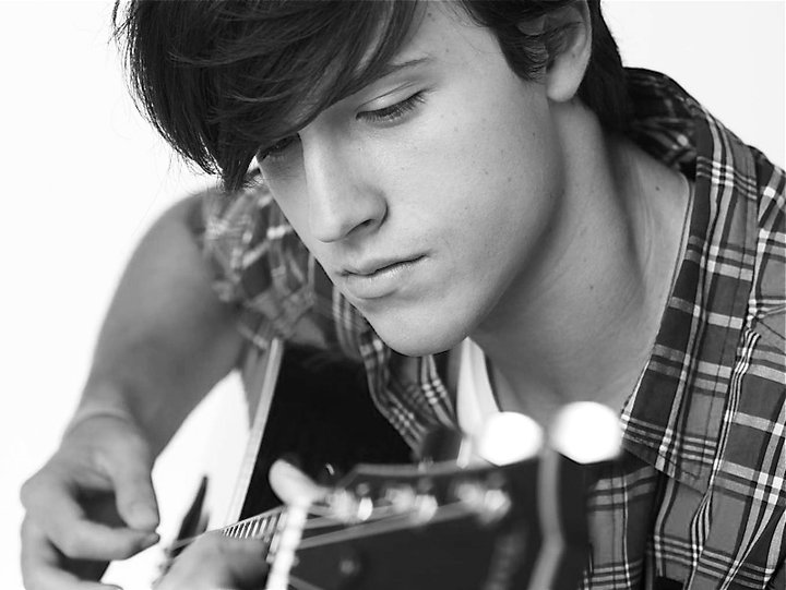 Picture of Shane Harper