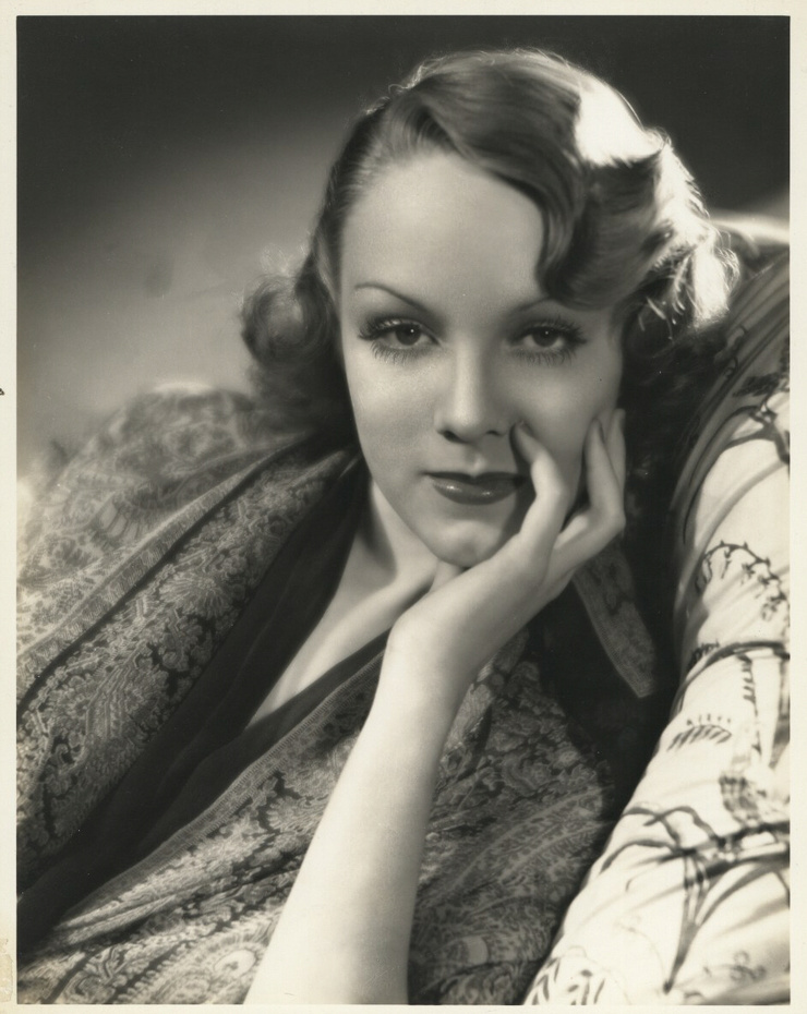 Picture of Claire Dodd