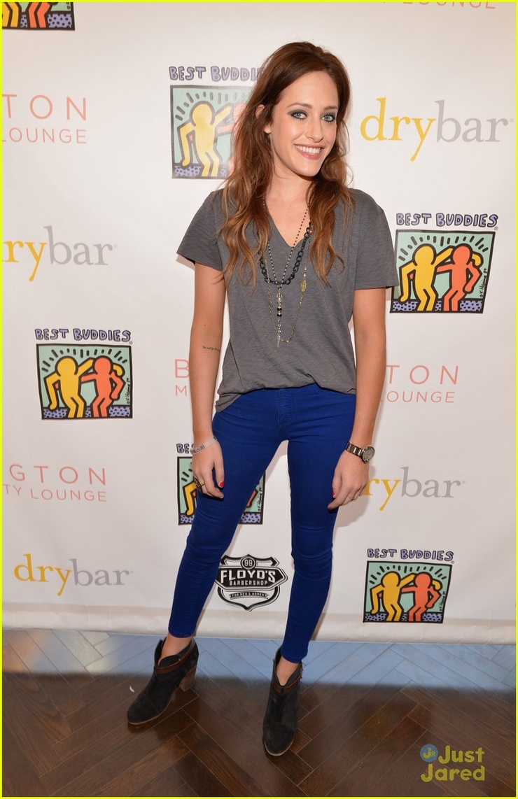 Picture of Carly Chaikin