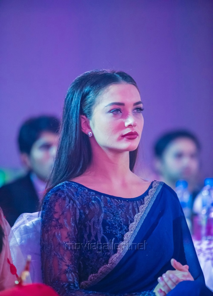 Picture of Amy Jackson