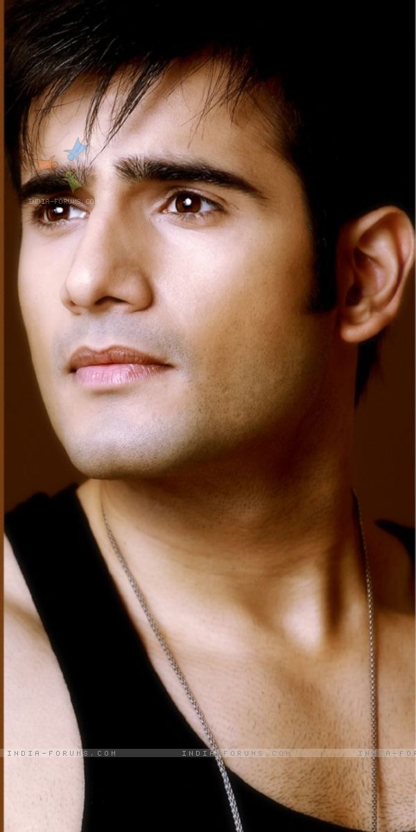 Picture of Karan Tacker