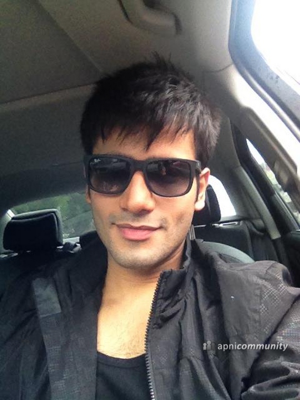 Picture of Karan Tacker