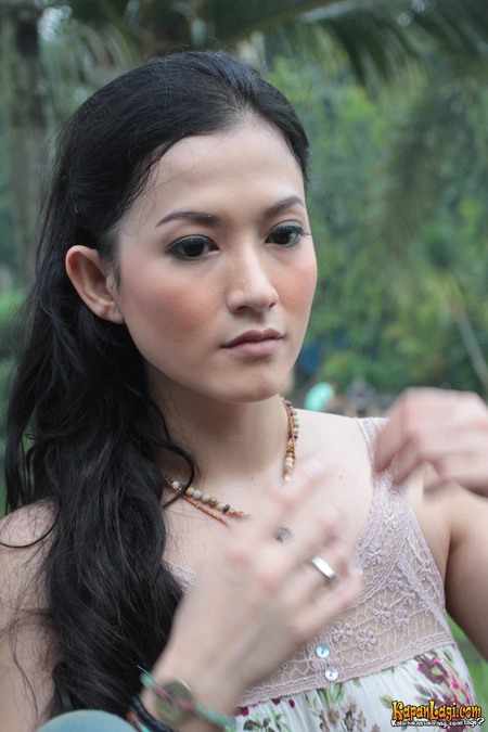 Picture of Lyra Virna