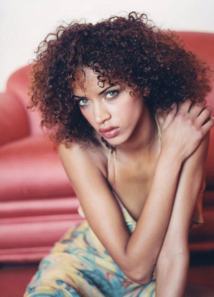 Picture of Noémie Lenoir