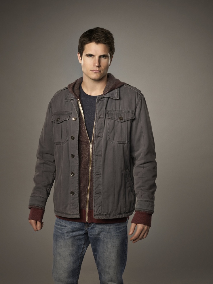 Picture of Robbie Amell