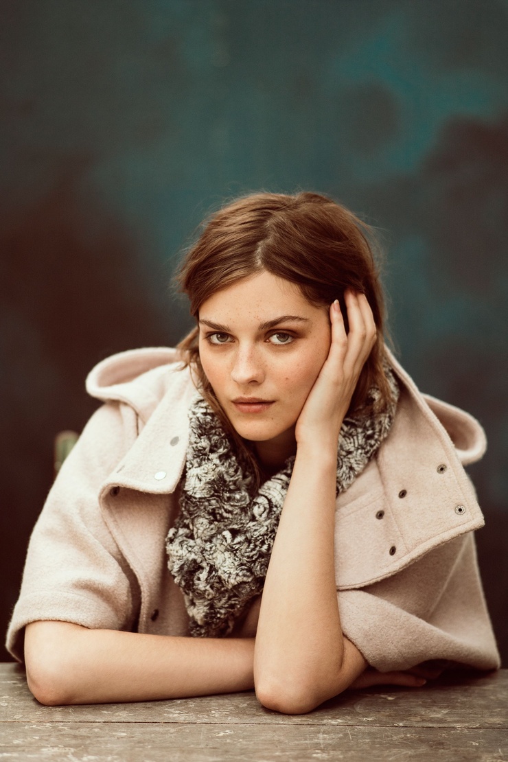 Amber Anderson image