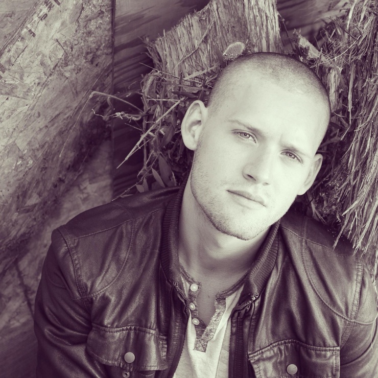 Picture of Luke Kleintank