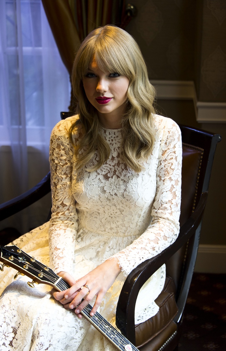 Taylor Swift image