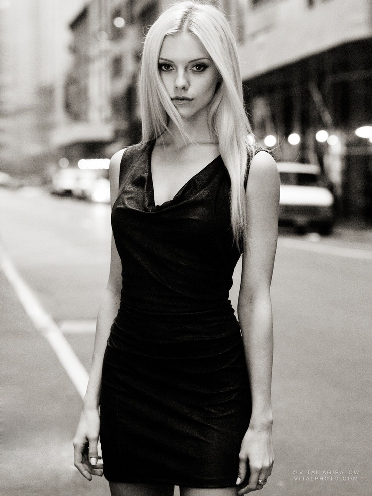 Image of ELLE EVANS