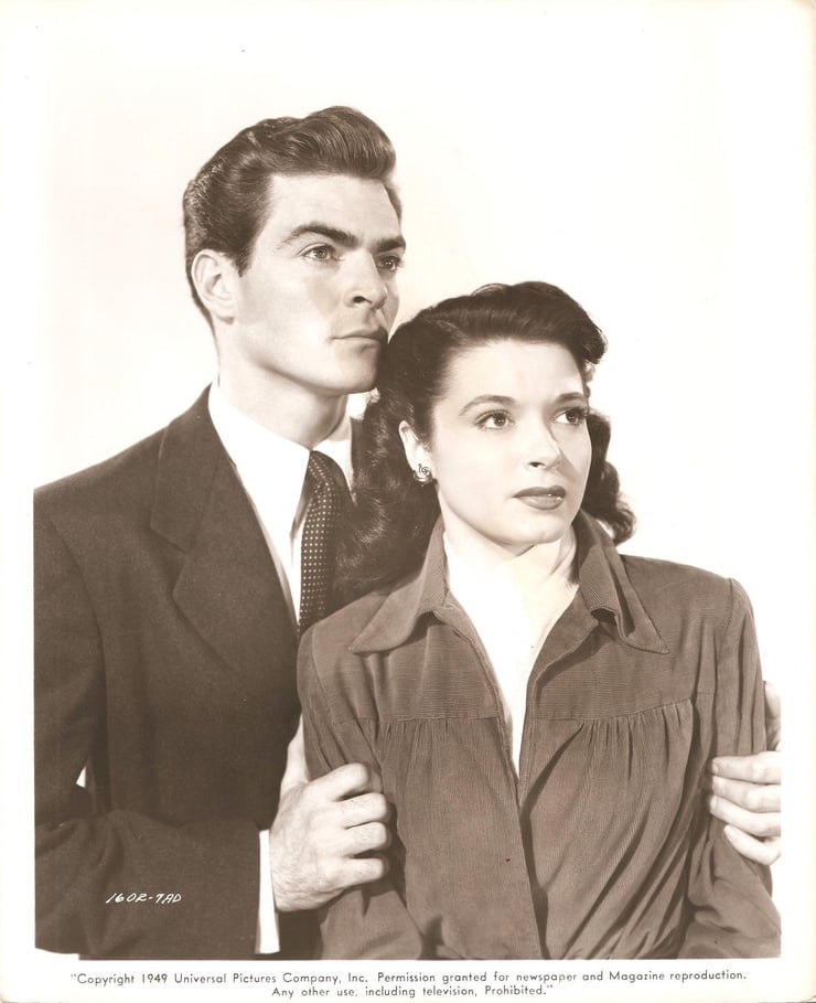 Gar Moore, Donna Martell