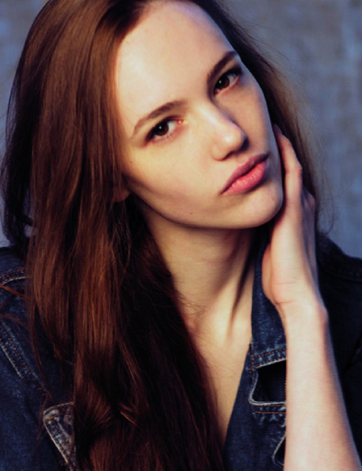 Picture of Anna Lee model