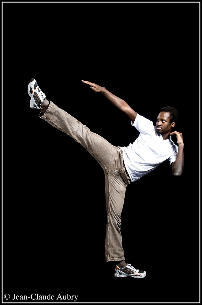 Emmanuel Buriez kick in jean